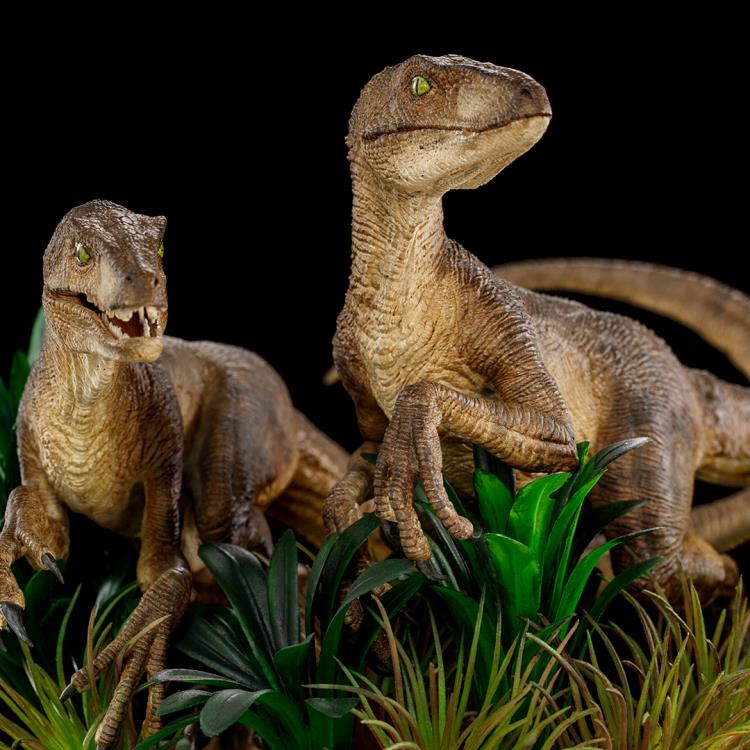 Jurassic Park Just The Two Raptors 110 Deluxe Art Scale Limited Editi